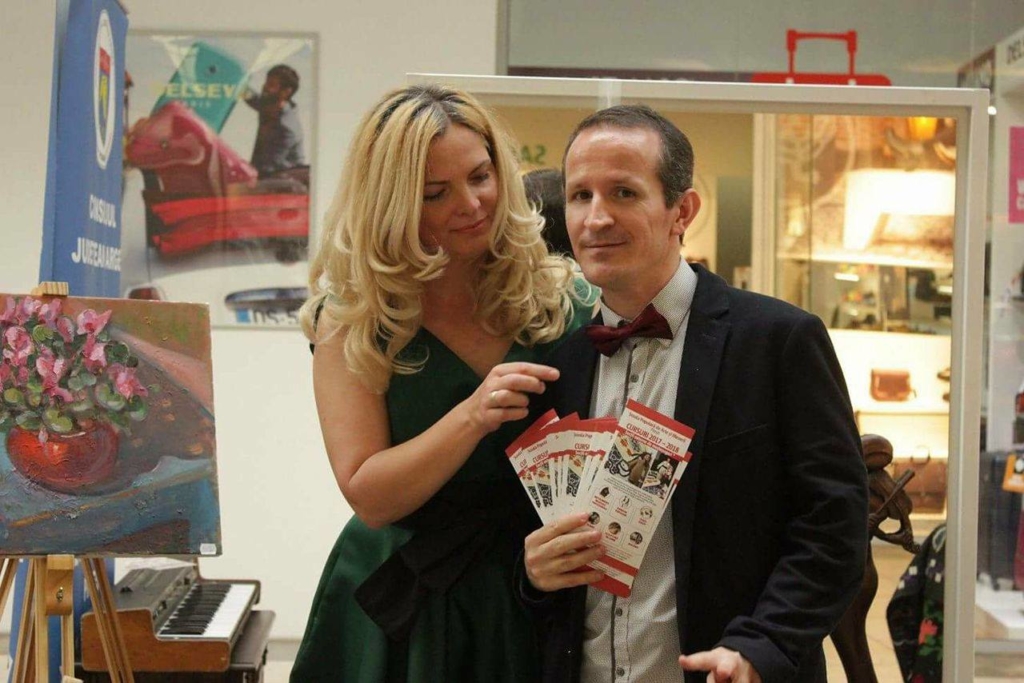 UITE CE DIRECTOR DE FESTIVAL SI-A LUAT ELENA IAGAR – Revista Agressive